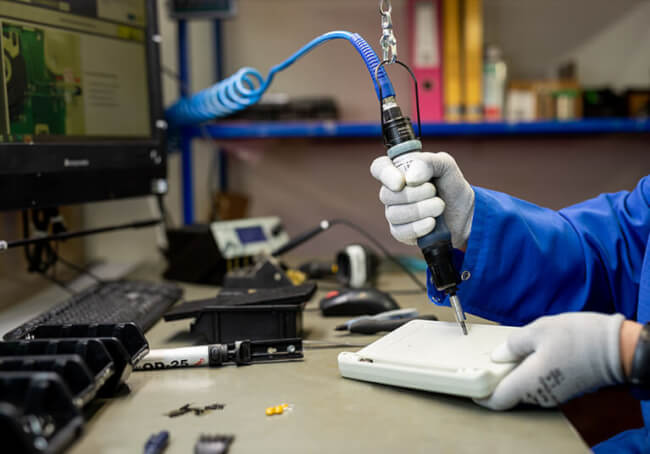 Final electronics assembly | EMS Production Novatronik